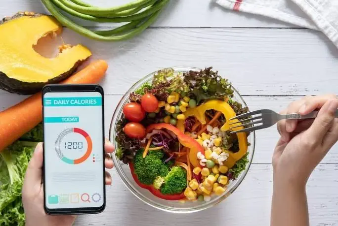 How to eat a calorie deficit to lose weight safely and properly