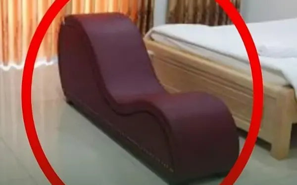 Hotels and motels often put this sofa in the room to