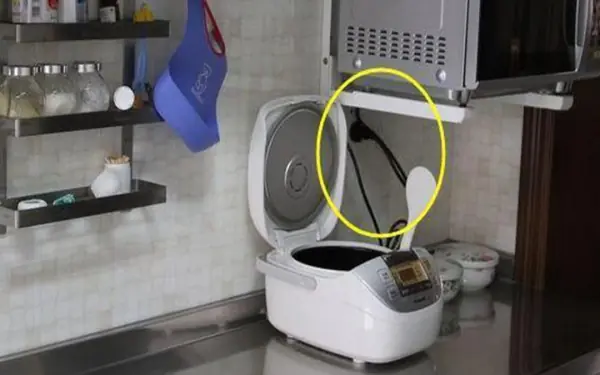 Do I need to unplug the rice cooker