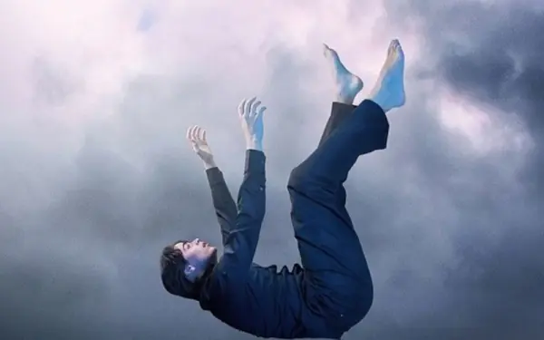 What Does It Mean to Dream of Missing a Step While Sleeping?