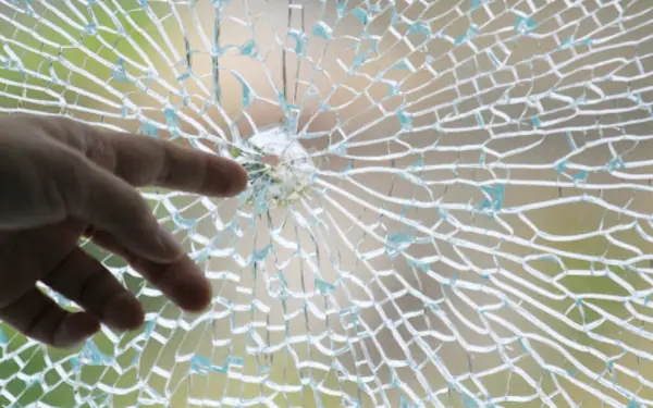 Reasons why tempered glass can explode, and ways to protect it safely