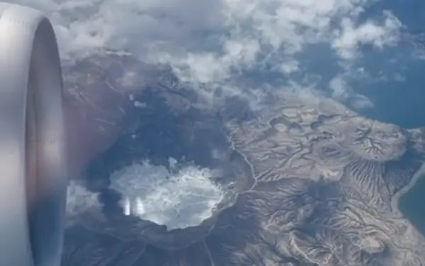 Captured a "strange planet" while on a plane